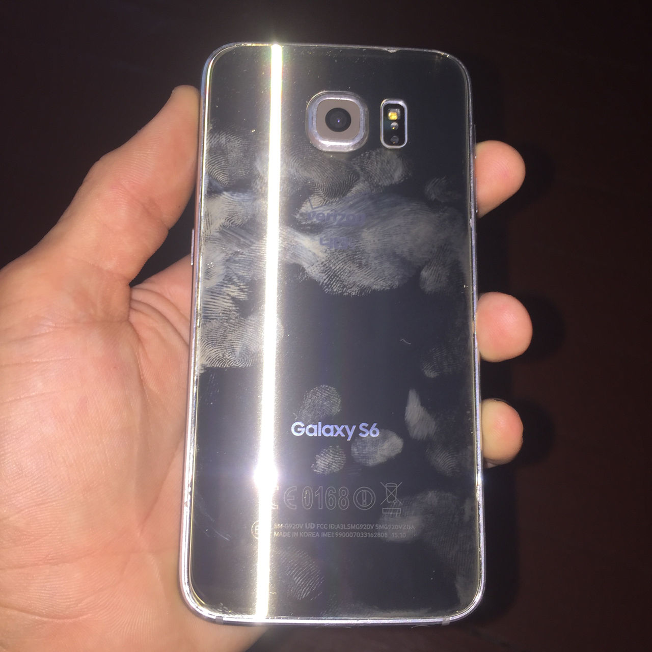 Cumpar asa telefon stricat