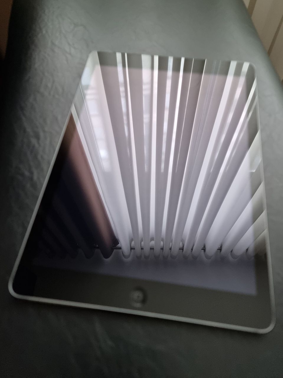 iPad Air model A1475 64GB WiFi + Cellular