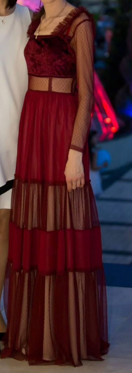 Vand sau dau in chirie rochii de seara cusute la comanda mar XS-S