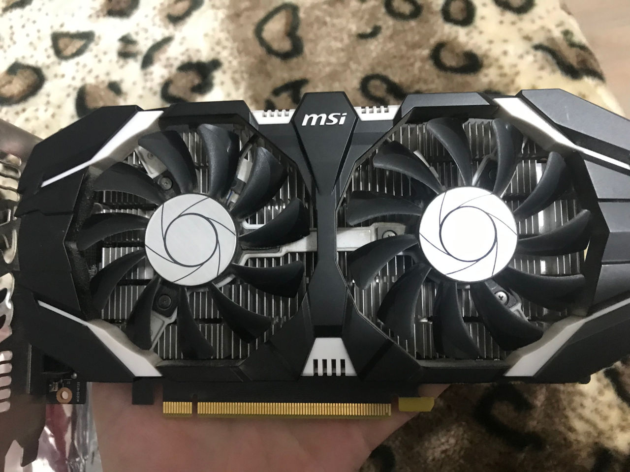Placa video GTX 1050Ti