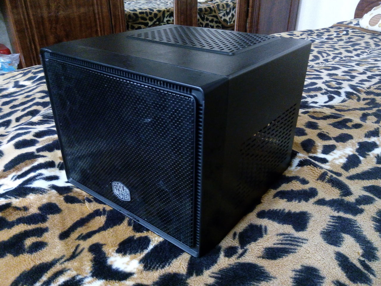 PC: Intel Quad core x4 2.42Ghz/ RAM:4gb DDR3 1600MHz/ 500Gb HDD