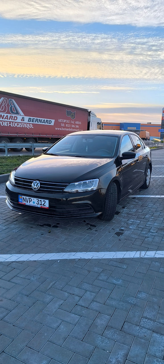 Volkswagen Jetta an. 2015 cu rulaj 60200 mi, Benzină, 8999