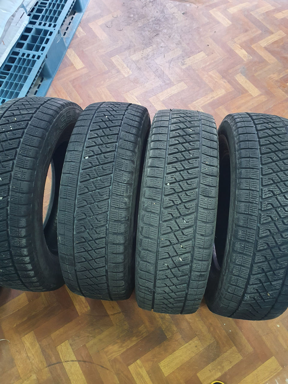 205/70 R15C