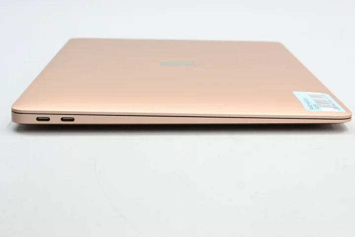 Se vinde Ultrabook Premium model MacBook Air A1932 (EMC 3184)
