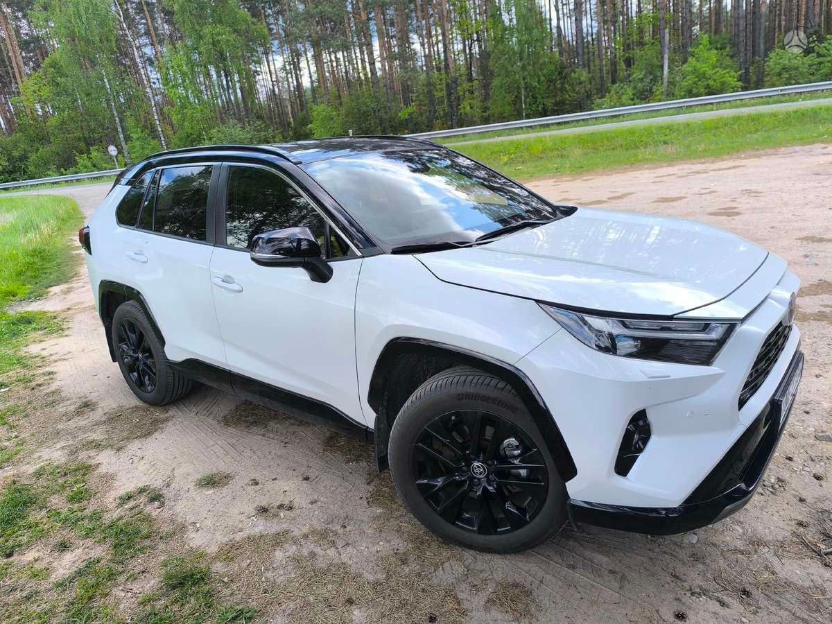 Toyota Rav 4 2024 г. с пробегом 18000 км, Гибрид, 24999