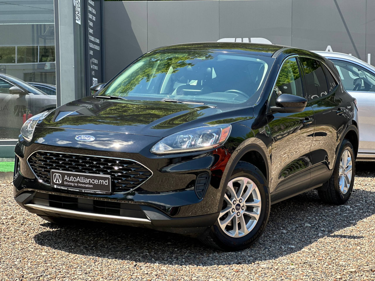 Ford Escape 2021 г. с пробегом 74000 км, Бензин, 12400