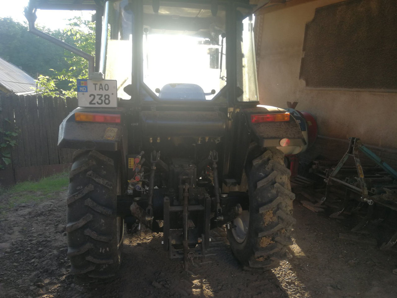 se vinde YTO MF 554 produs 2018 are 360motore lucrate