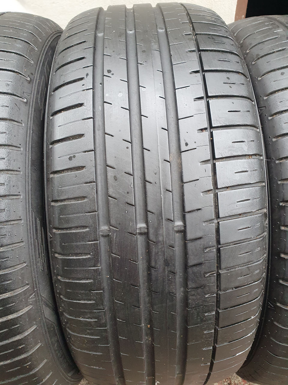 235/55/ R17- Falken.