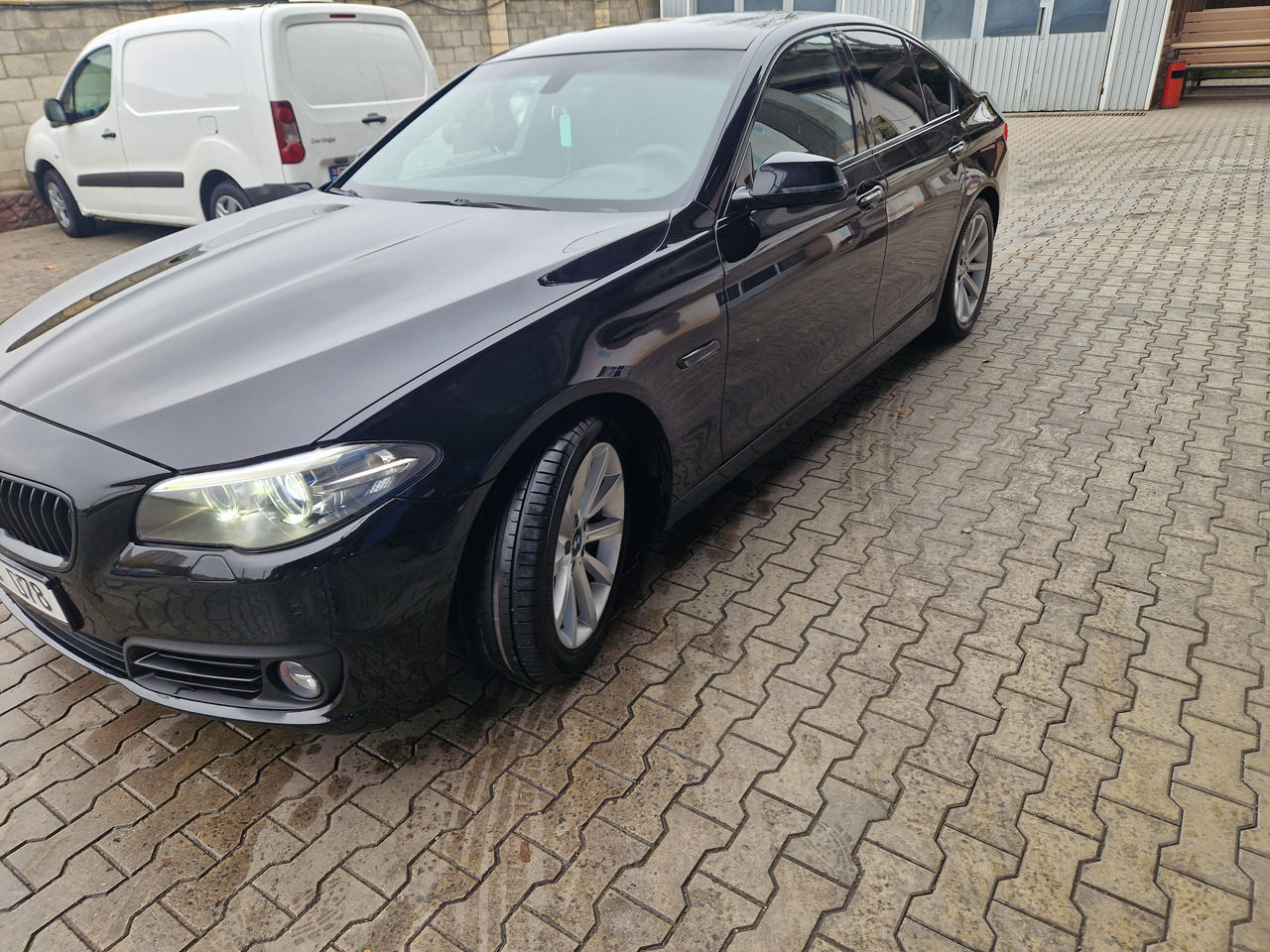 BMW 5 Series an. 2014 cu rulaj 300000 km, Diesel, 15499