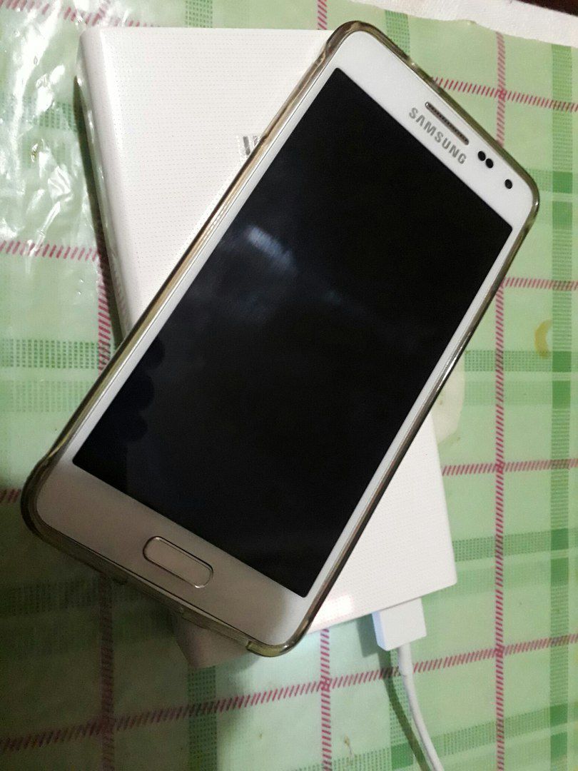 Обмен Samsung Galaxy Alpha SM-G850F 32Gb Бельцы