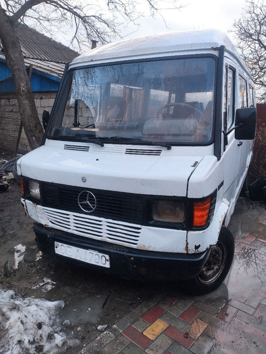 Mercedes 310