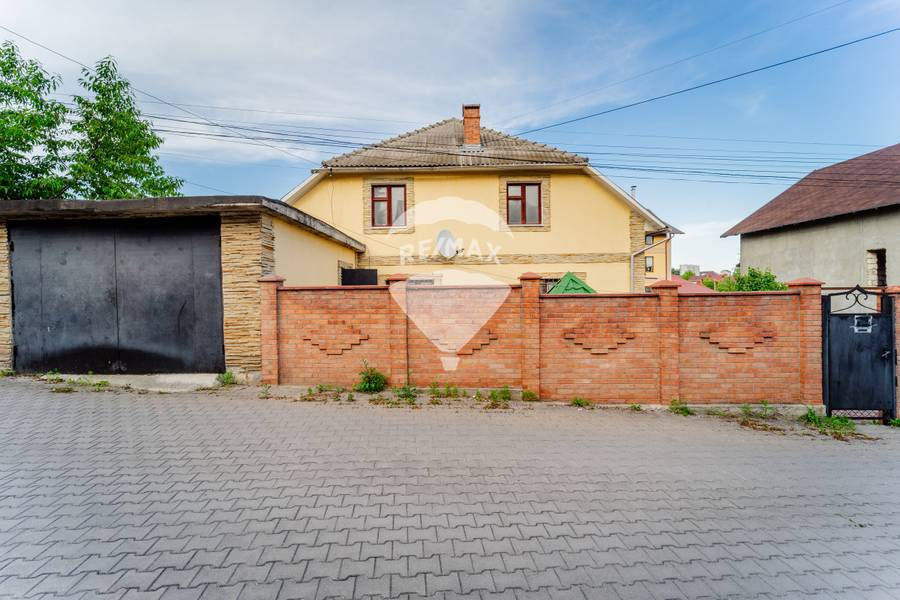 Se vinde casa în 3 nivele or. Durlesti