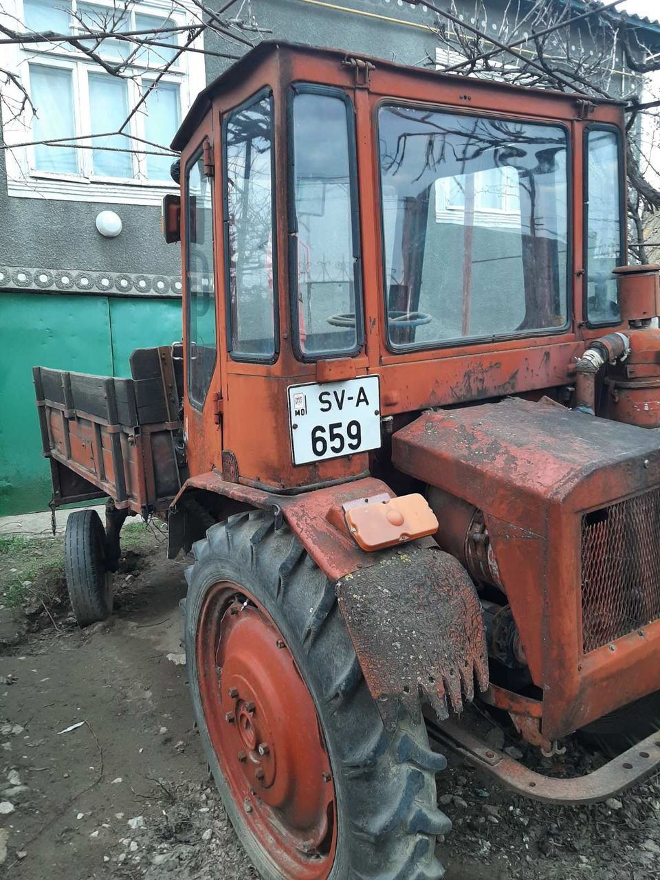 Tractor T16