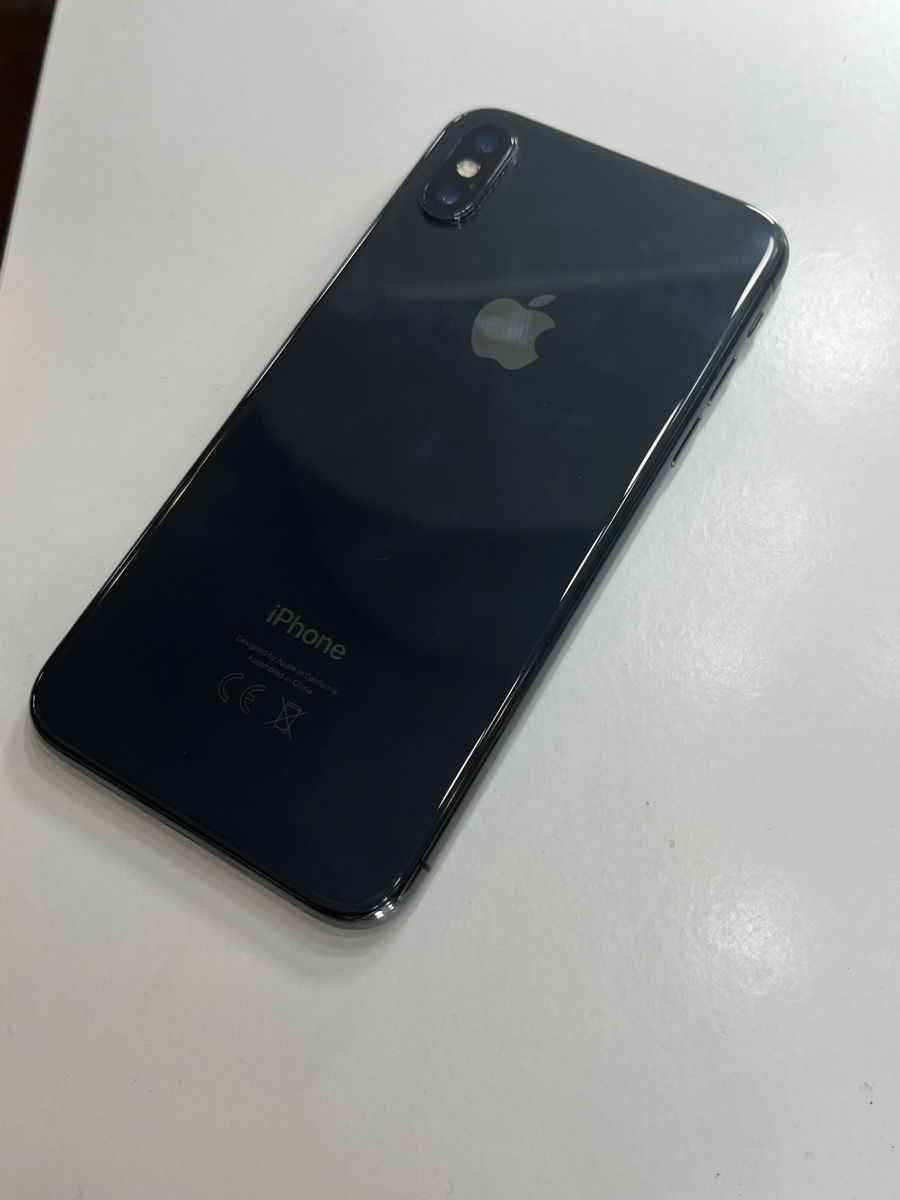 Продаётся iPhone X 64Gb