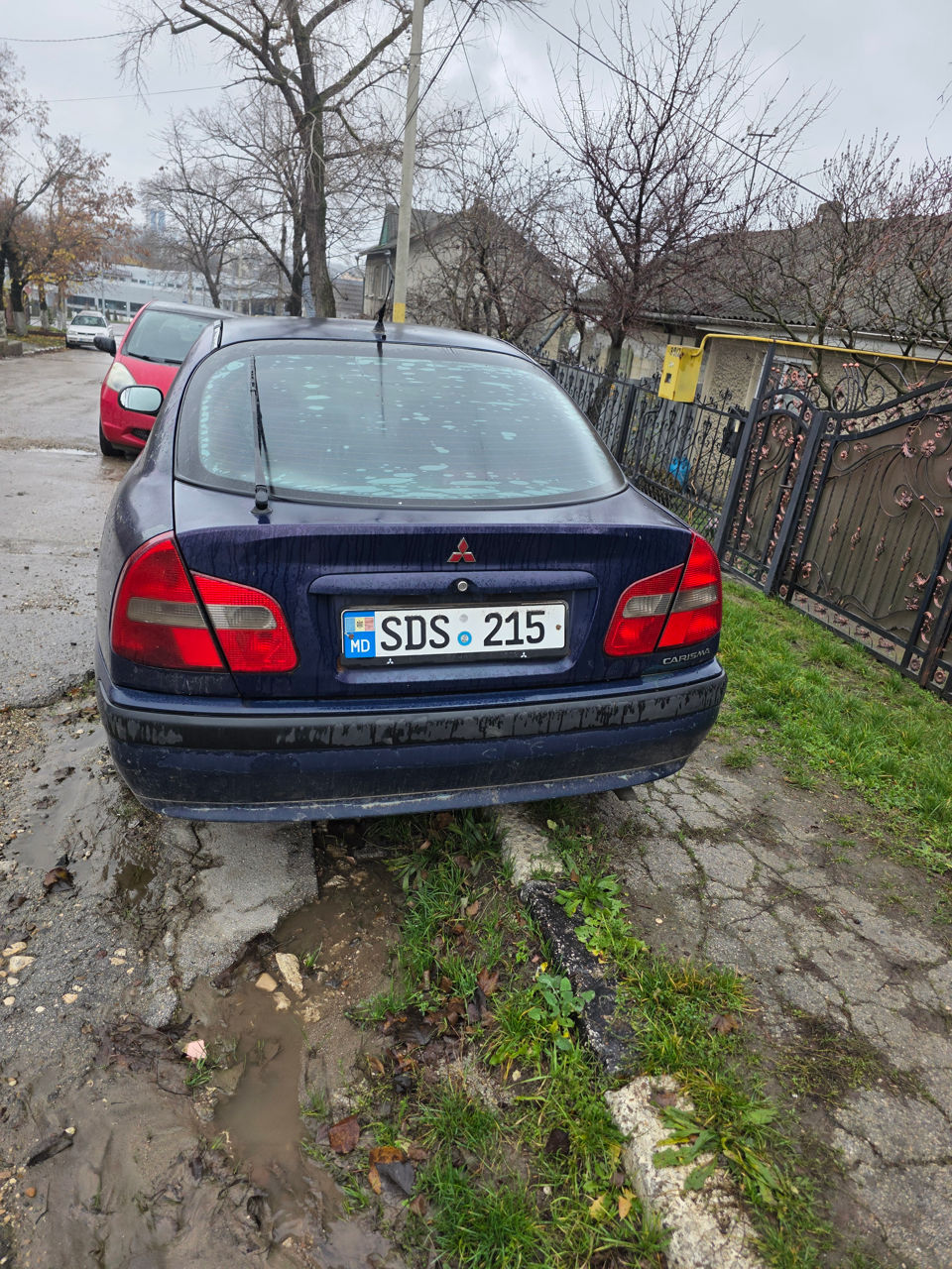Mitsubishi Carisma an. 2001 cu rulaj 35000 km, Benzină, 1450