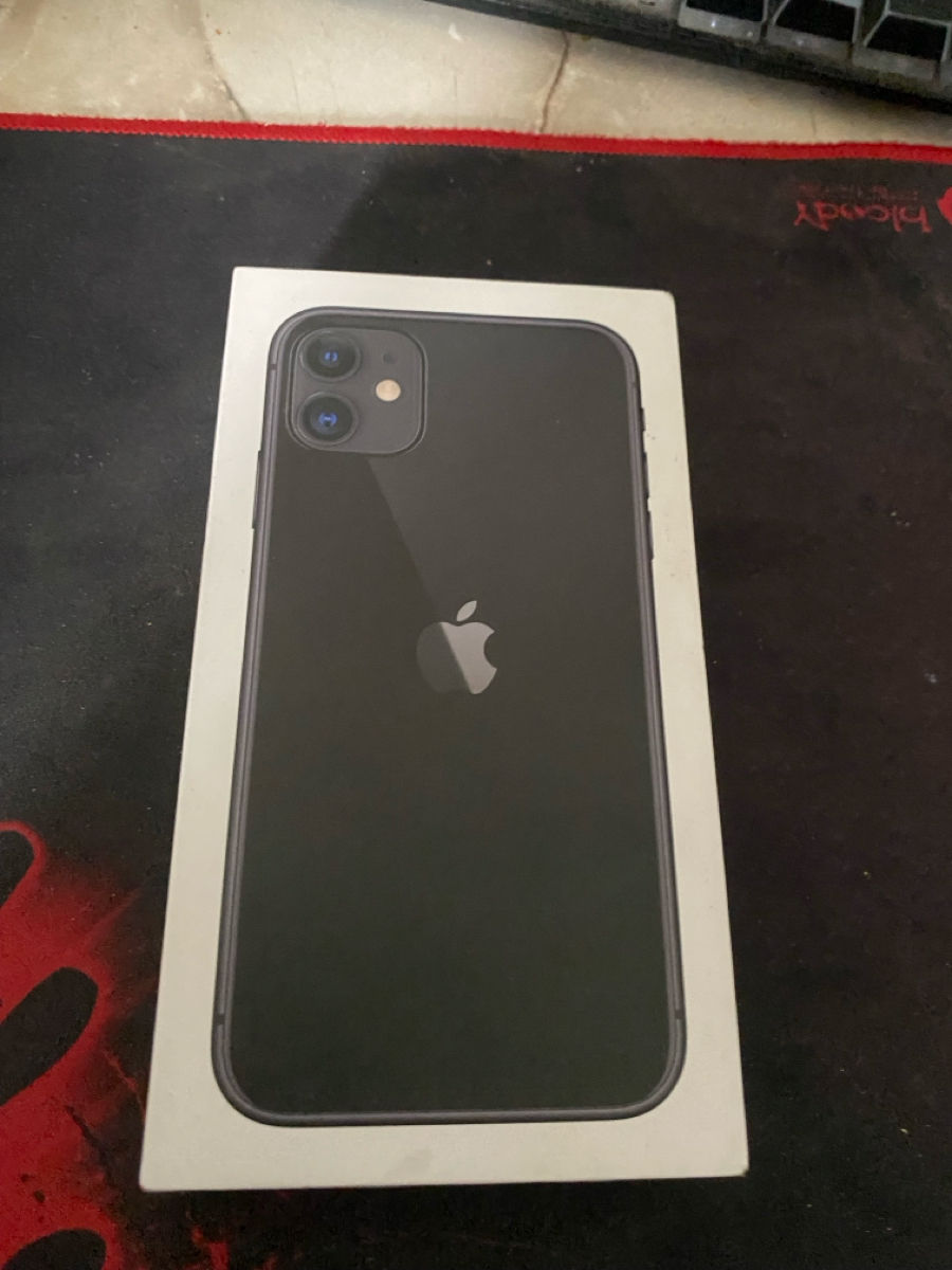 Se vinde cutie de iph 11