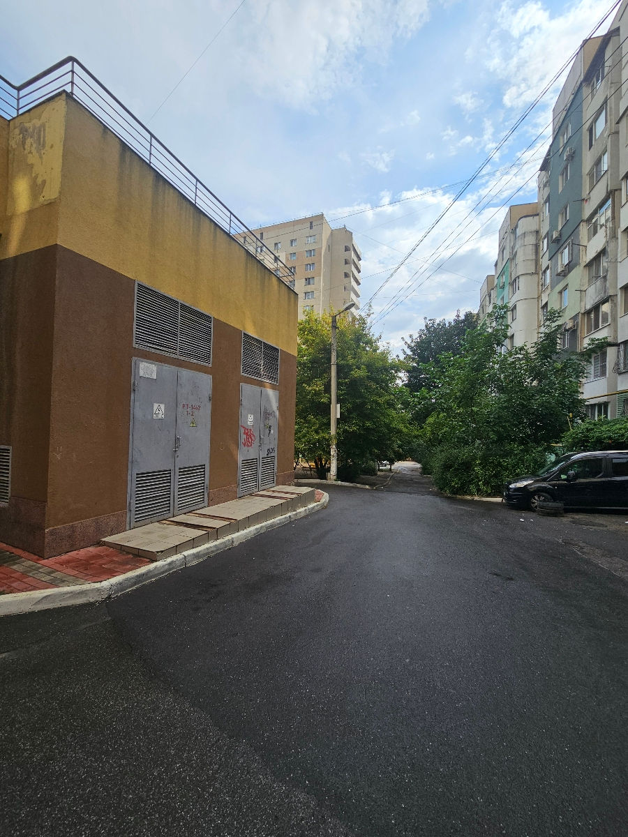 Se vind locuri de parcare in garaj cu 2 nivele Ciocana