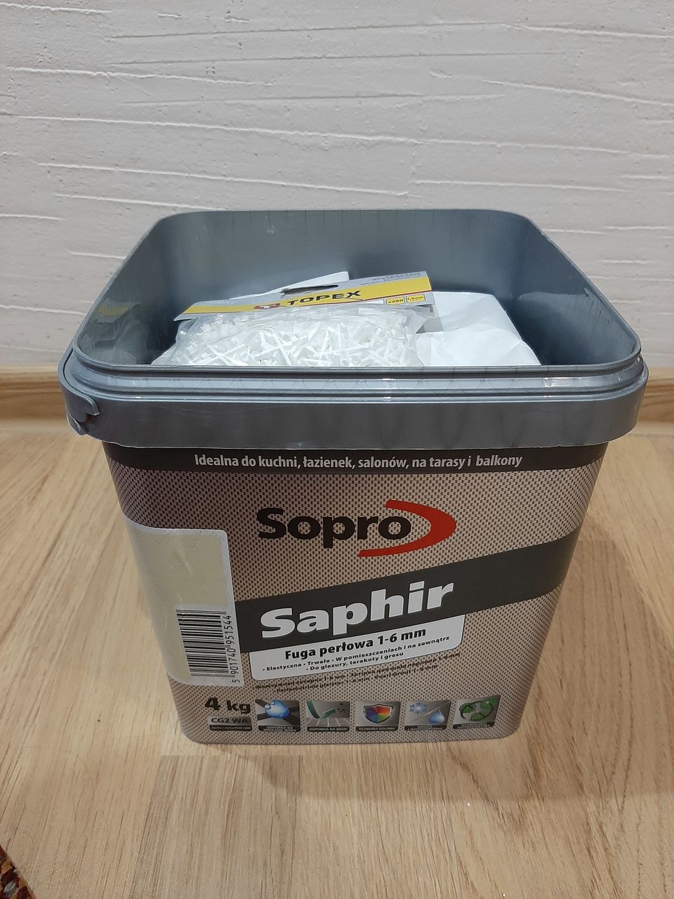 Продам новое ведро белой затирки (4 кг), которое осталось после ремонта.