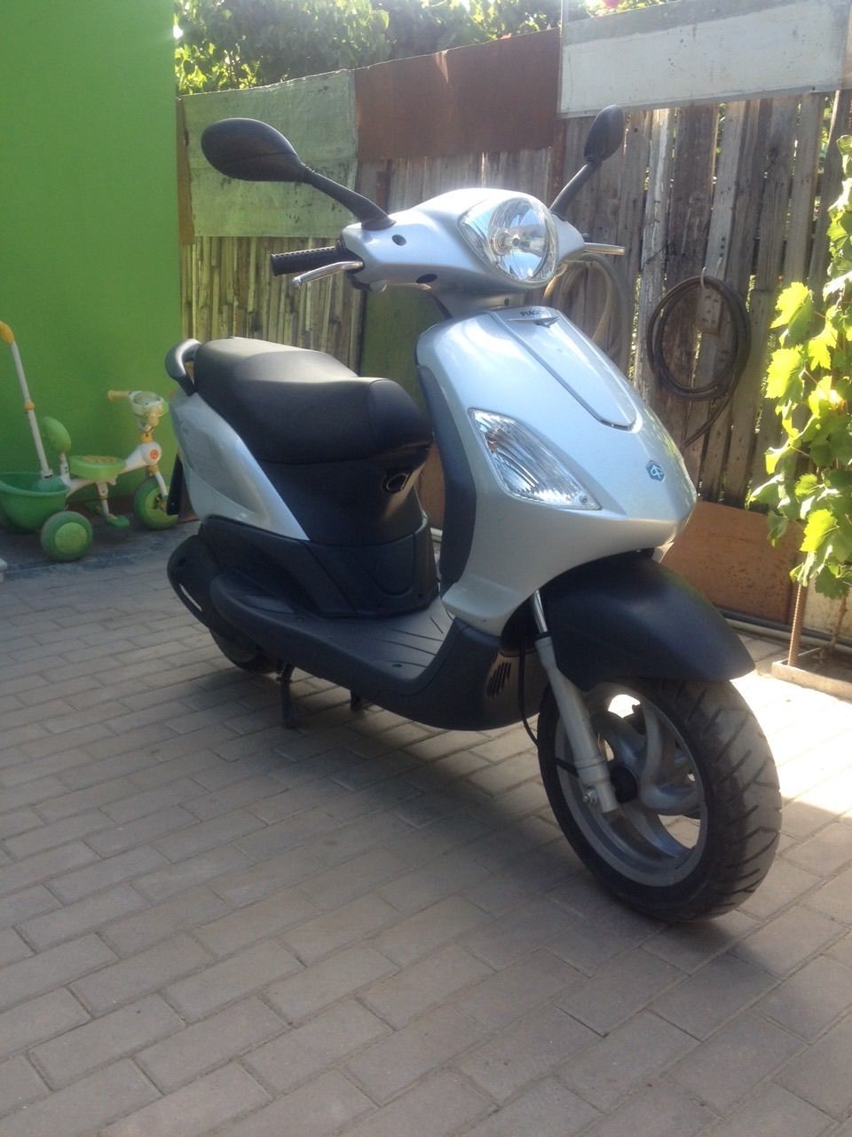 Piaggio FLY