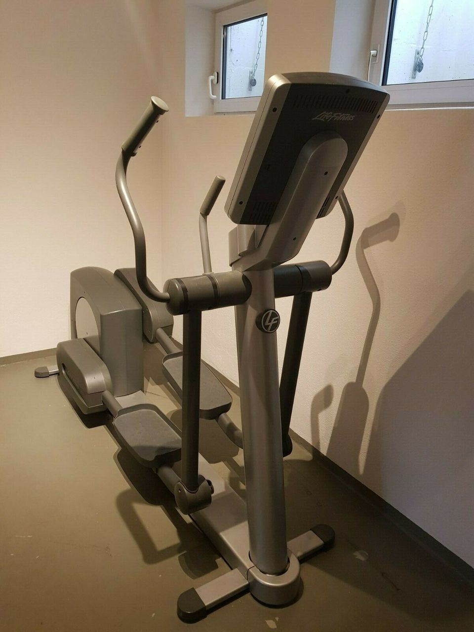 Тренажер Life Fitness xi95 . Simulator Life Fitness.