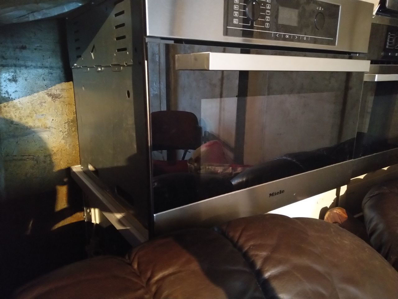 Se vinde cuptor miele h5040bm