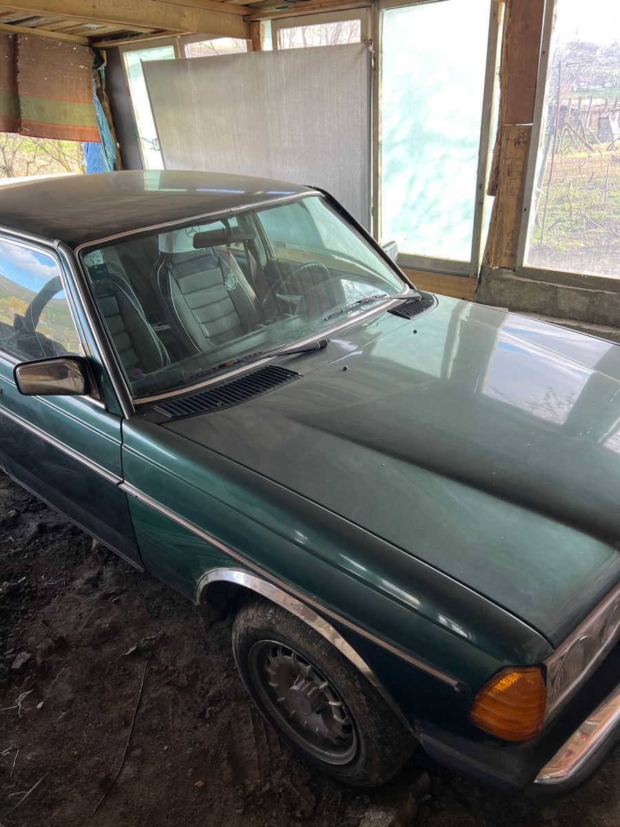 Mercedes Series (W123) 1986 г. с пробегом 1234567 км, Дизель, 1750