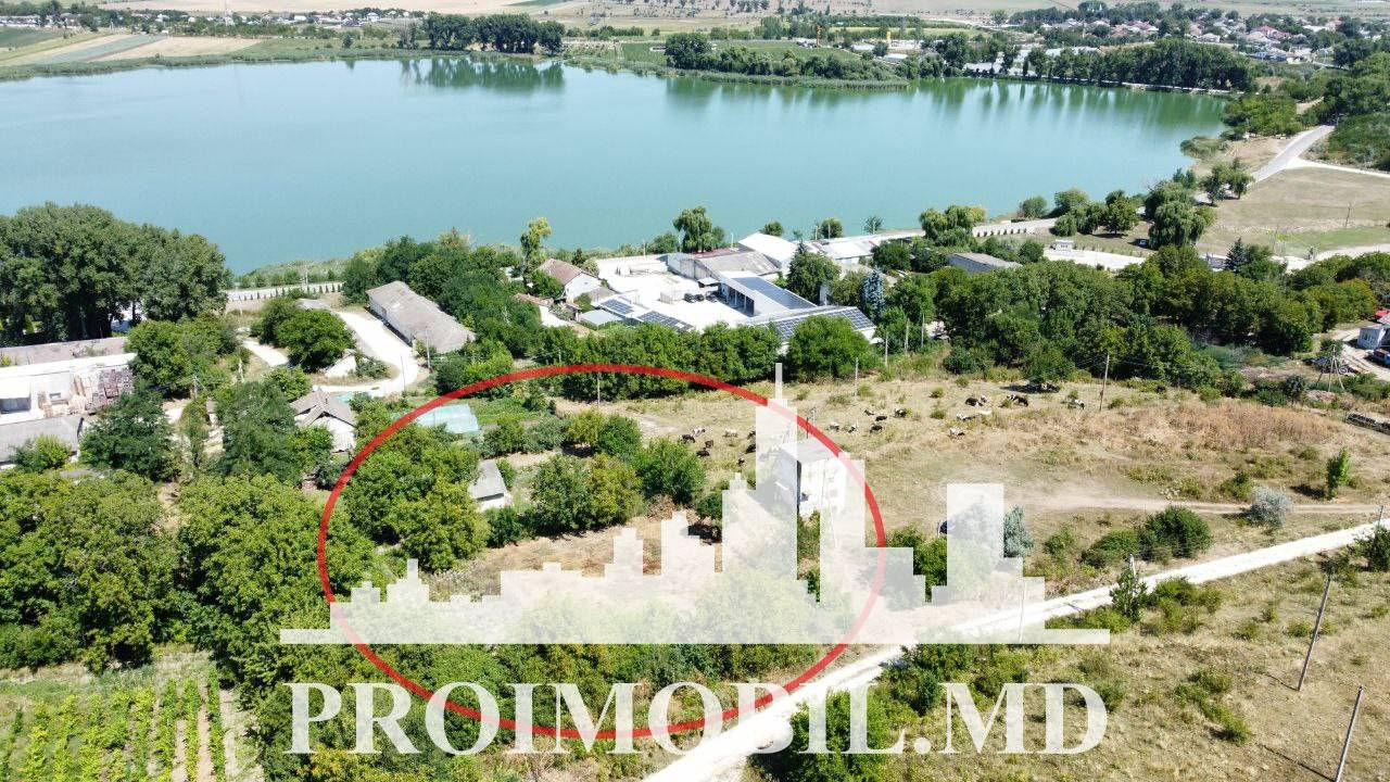 Teren spre vânzare 8 ari în Criuleni