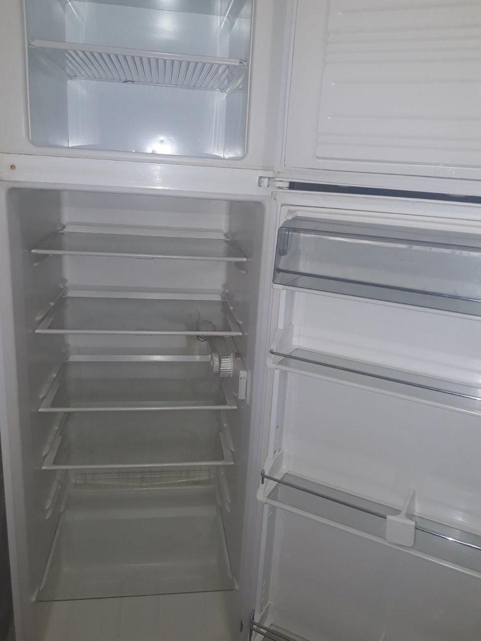 Frigider la piese miele 650