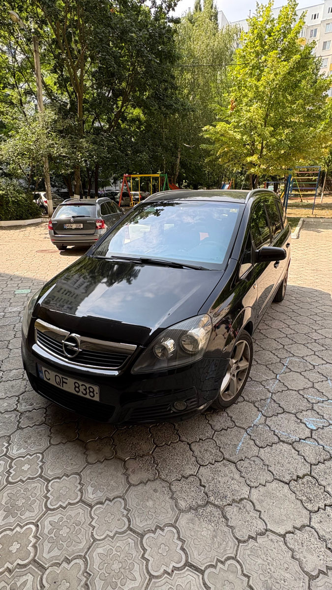 Opel Zafira 2006 г. с пробегом 351065 км, Бензин, 4500