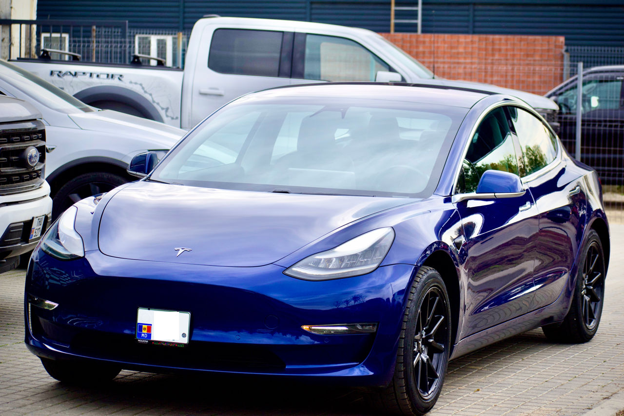 Tesla Model 3 2018 г. с пробегом 84000 км, Электричество, 15000