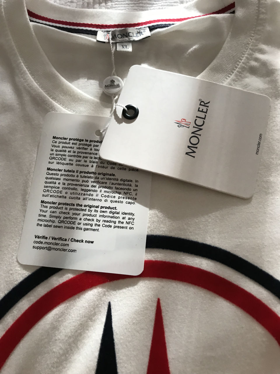 Vind tricou Moncler original