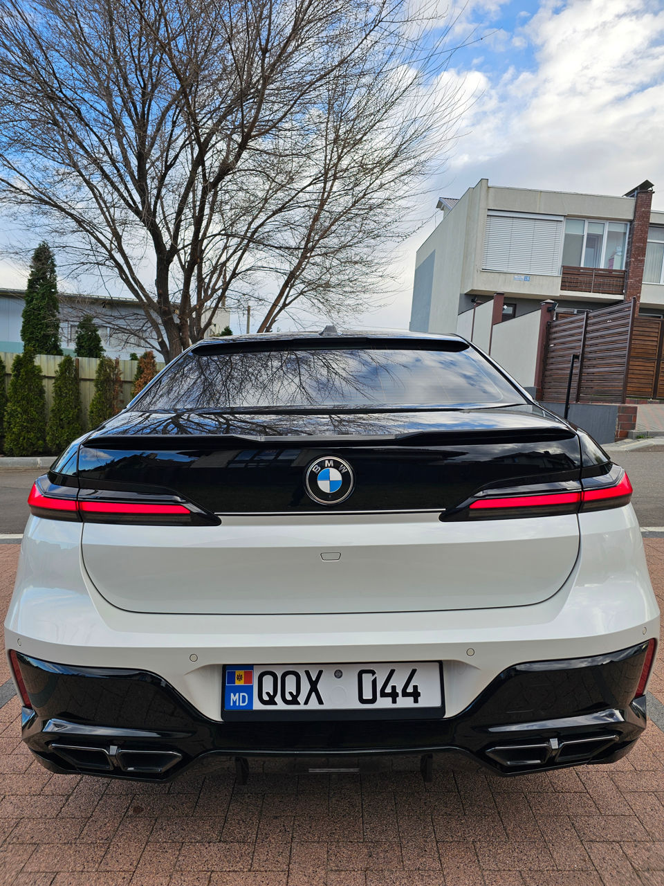 BMW 7 Series an. 2023 cu rulaj 35000 km, Benzină, 110000