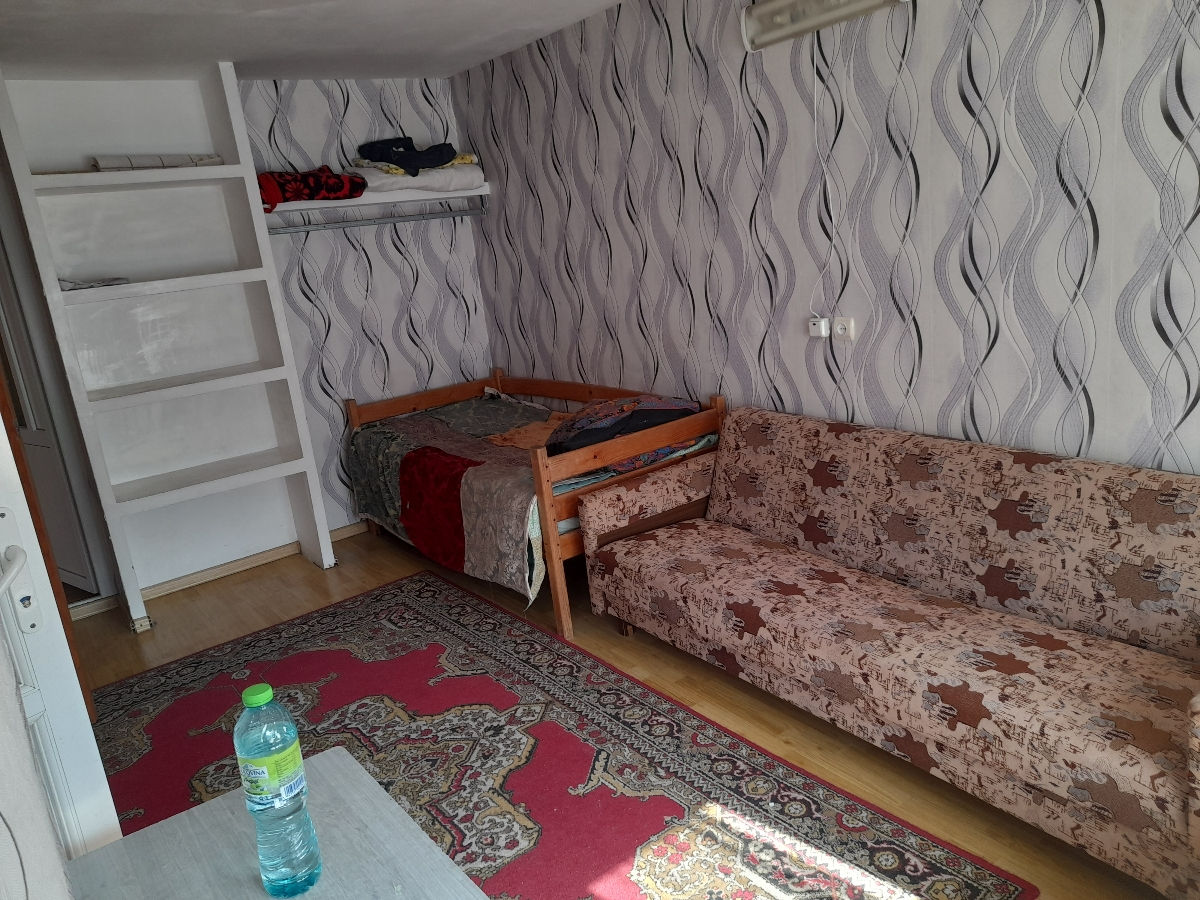 Dau în chirie pentru 2 fete