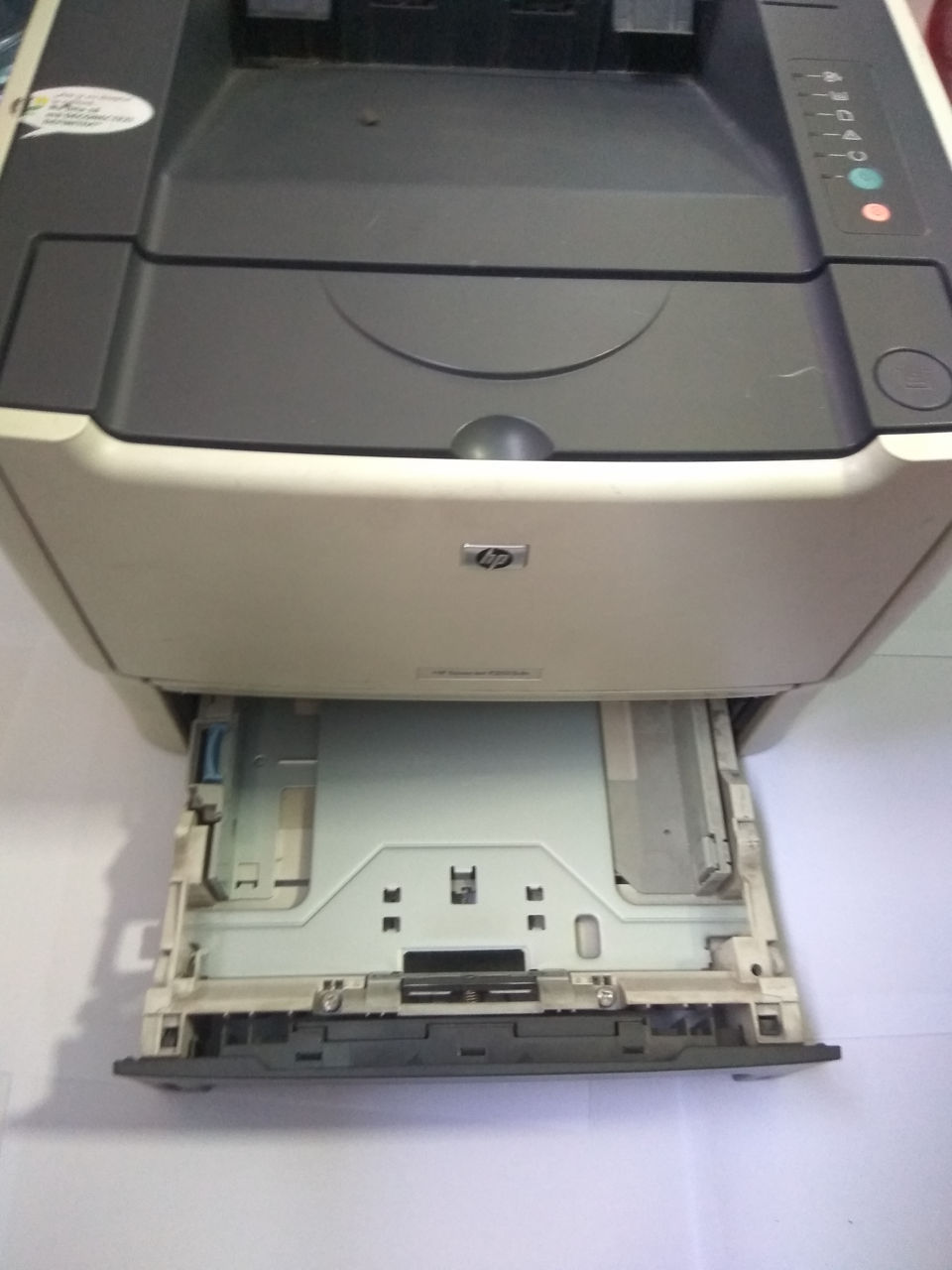 HP LaserJet P2015dn Лазерный принтер.
