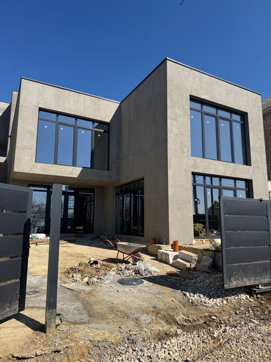 Casa stil High-Tech Codru