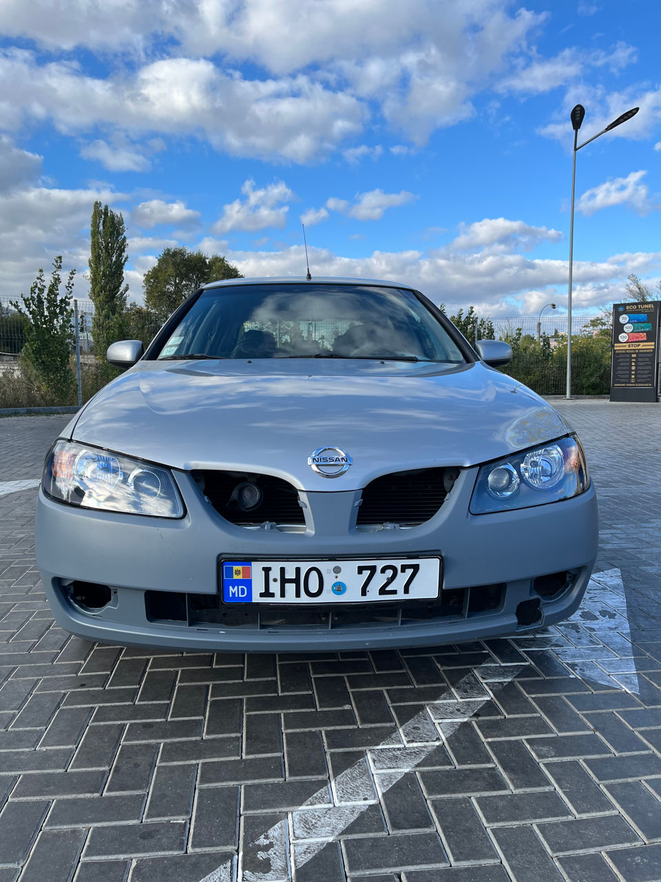 Nissan Almera