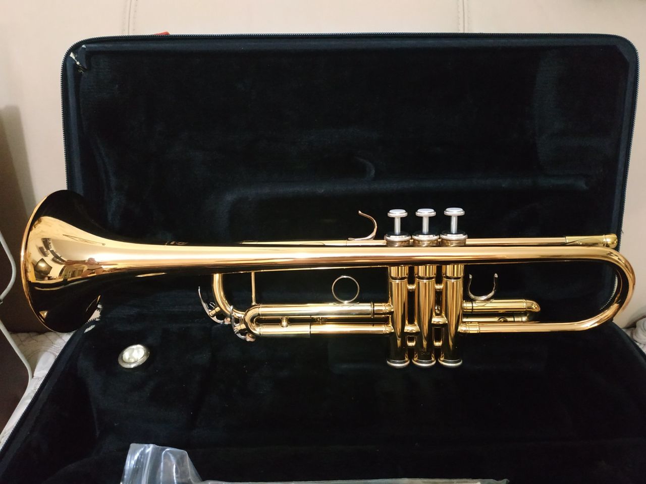 Vand trompeta yamaha 4335 g ii.ideala ca noua