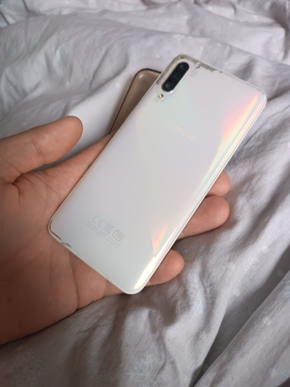 Vind Samsung Galaxy A30s lucrator este husa es crapat ecranu si capac tot defect de folosit se poate