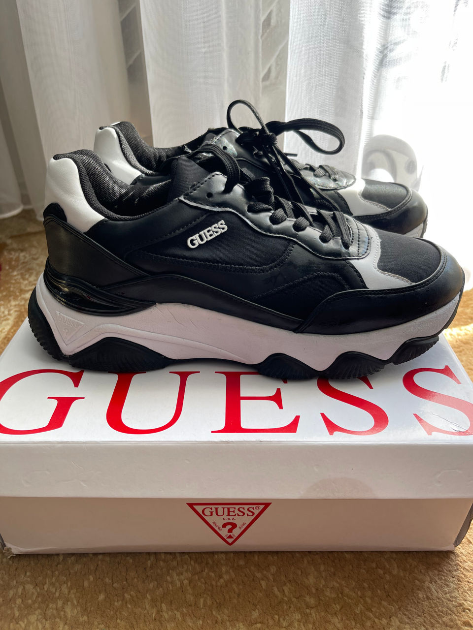 Adidași Guess, noi, mărimea 39