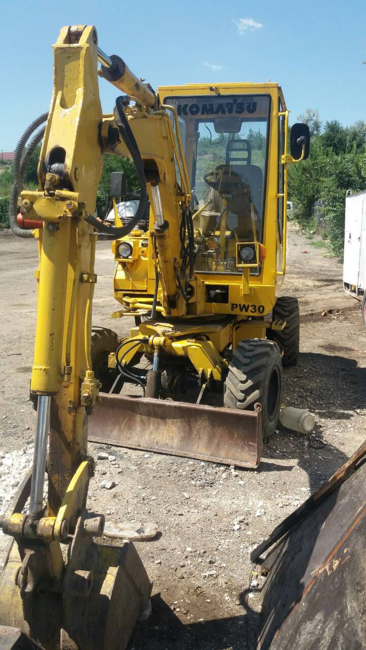Экскаватор Komatsu PW 30