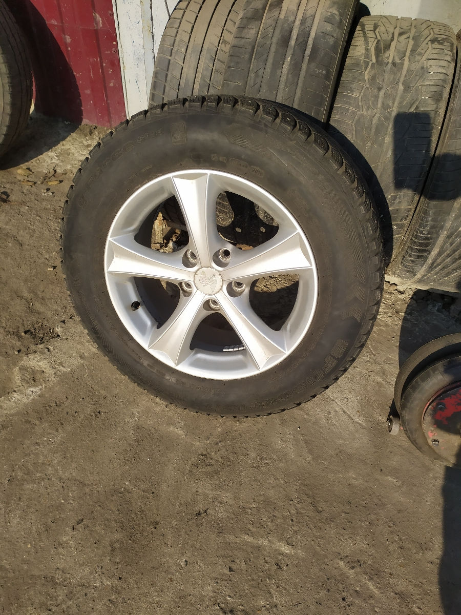 Se vind 4 roti. R16 5/114.3 cu tot cu anvelope!