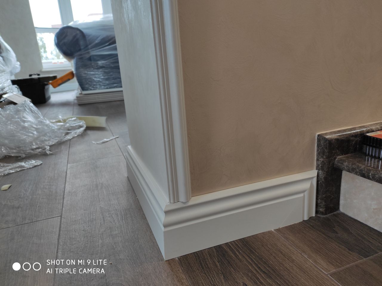 Montare plinta Mdf Duropolimer Poliriotan plastic lemn laminat