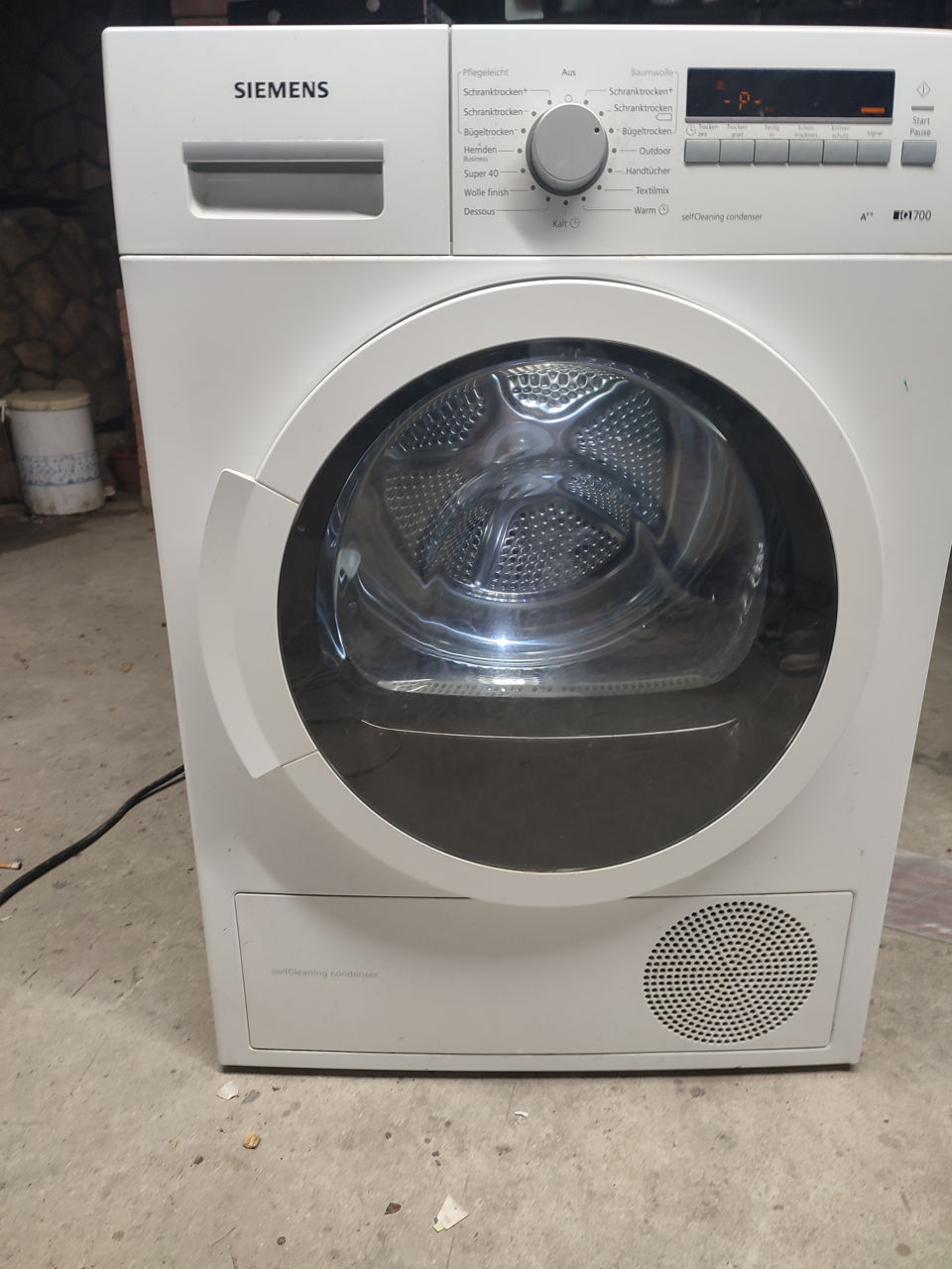 Сушильная машина Siemens IQ700 c тепловым насосом