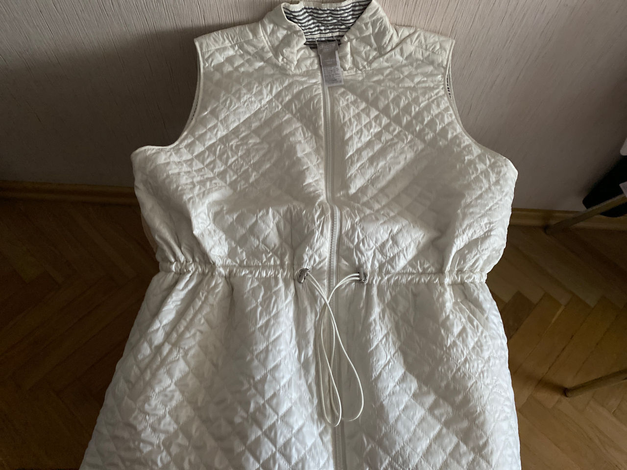 Брюки стретч,футболка,жилетка(все вещи Итальянские).