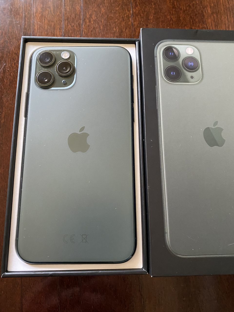 iPhone 11 Pro , Midnight Green, 64GB. Totul functioneaza perfect.