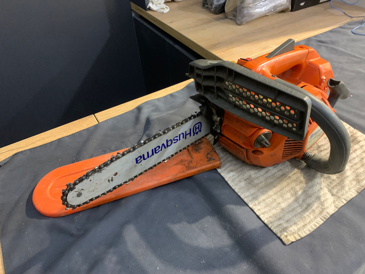 Husgvarna T435 X-TORQ-300€.Emak-120€.