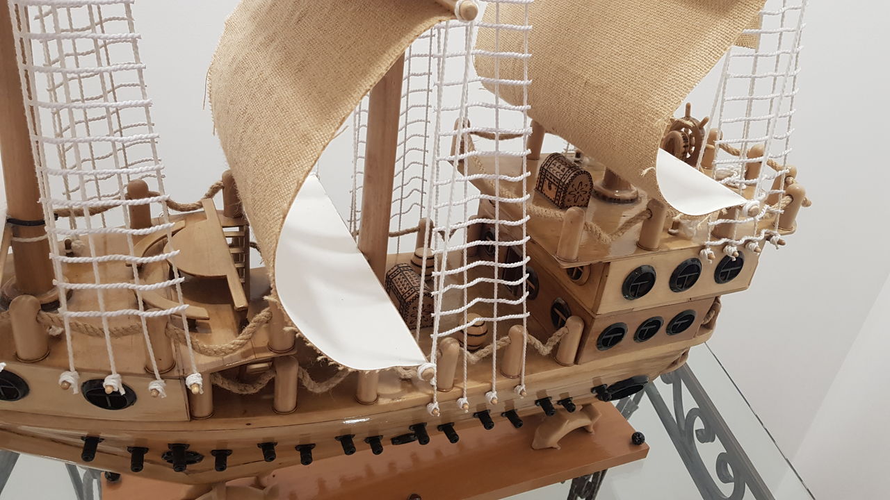 Corabie construita manual