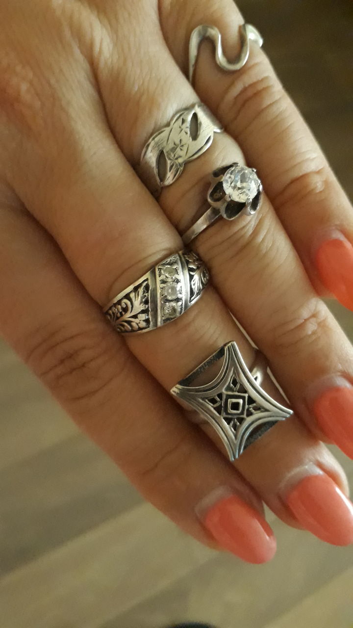 изделия из серебра, золота, бижутерия