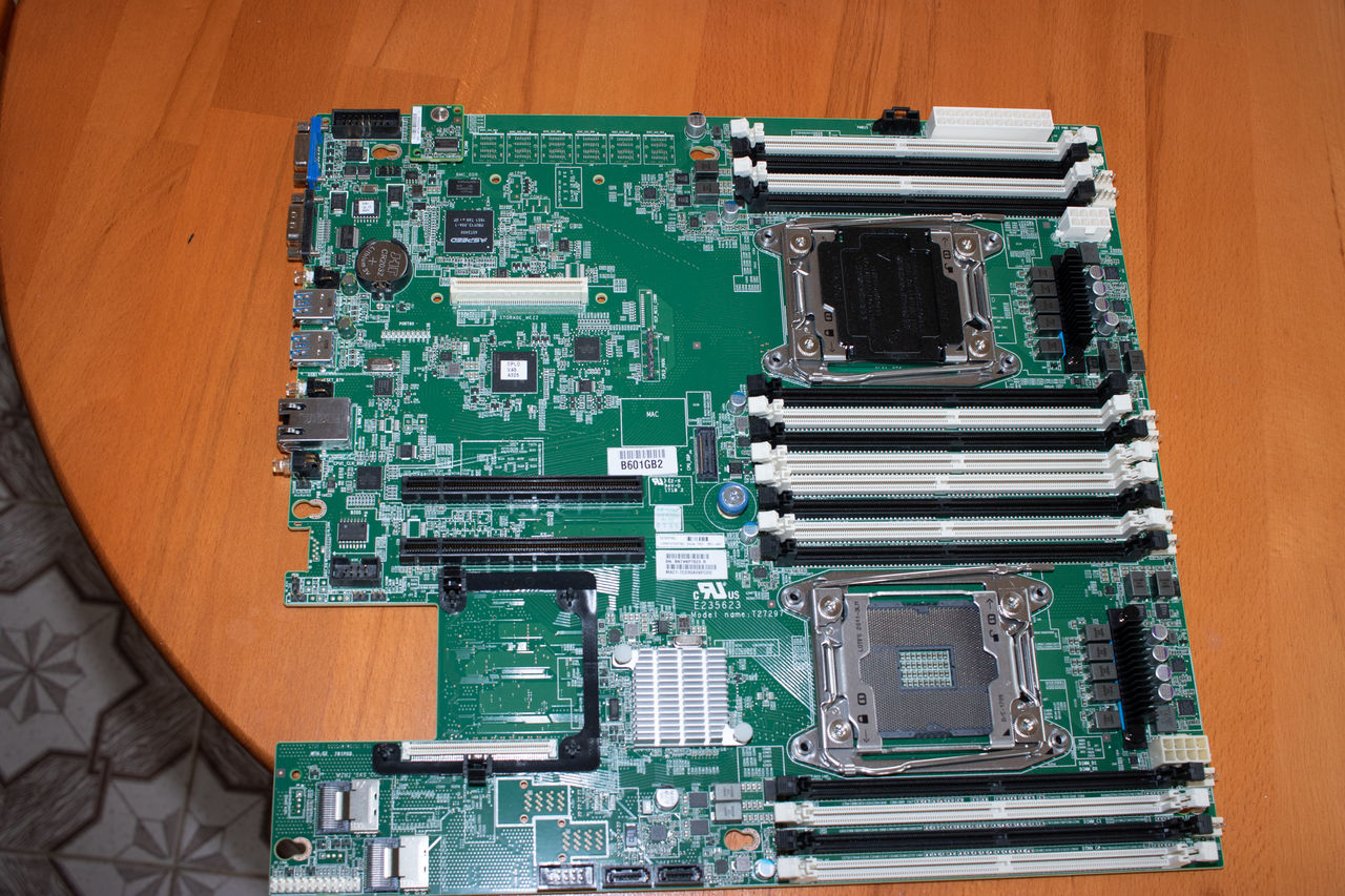 Intel LGA 2011 v3 Xeon