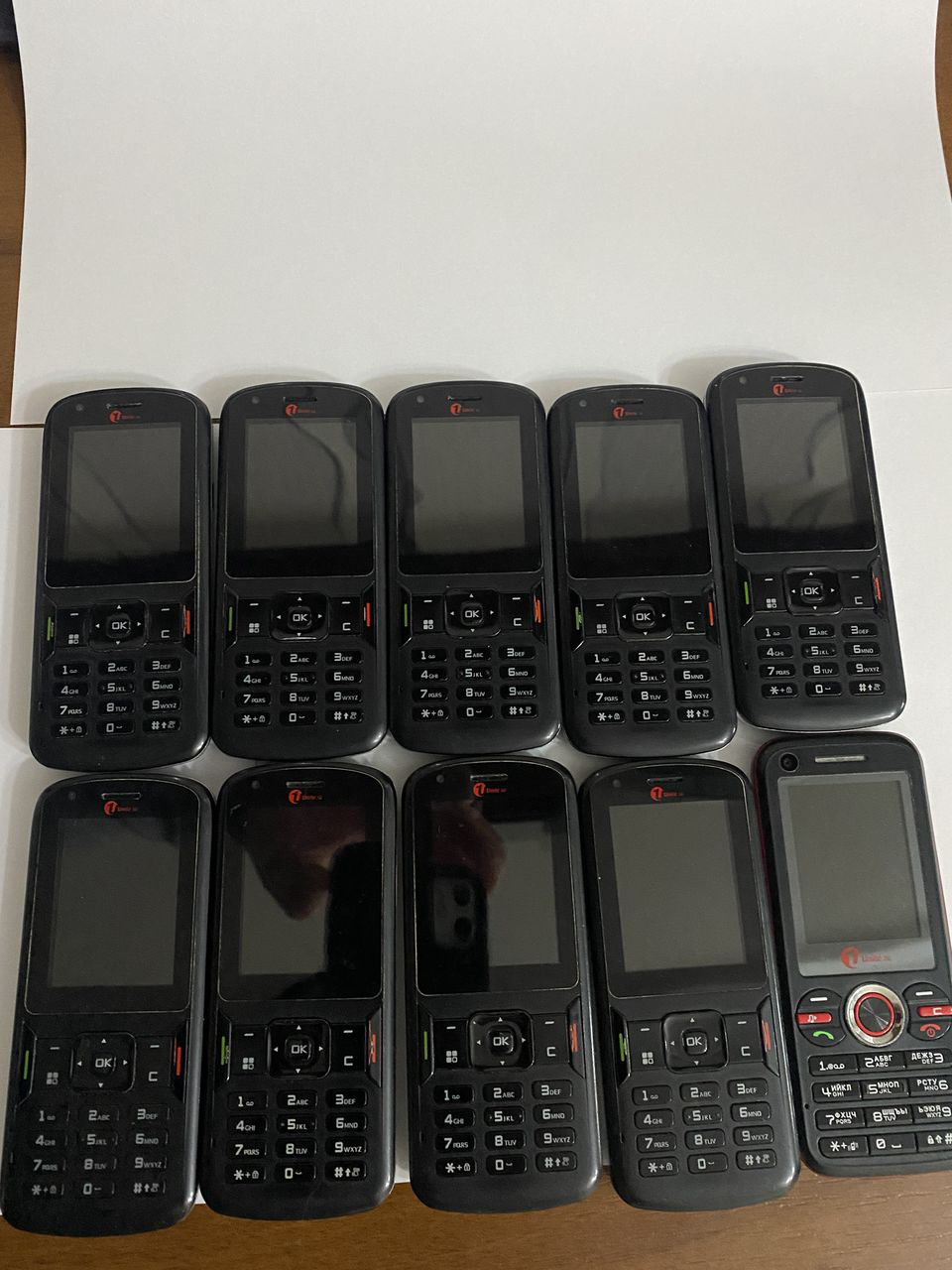 Vând 10 telefoane ZTE la pret de 1000lei toate!